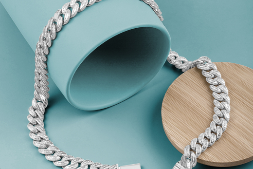 Benefits of Wearing Silver Chains for Health & Astrology