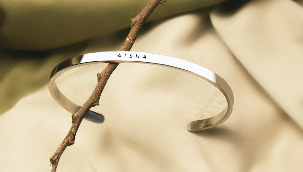 Perfect Color Combinations for Silver Bracelets - Style Guide